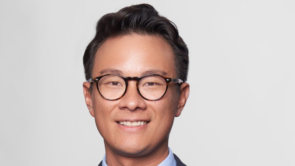 Invesco: Barbell approach is the way forward - Fund Selector Asia